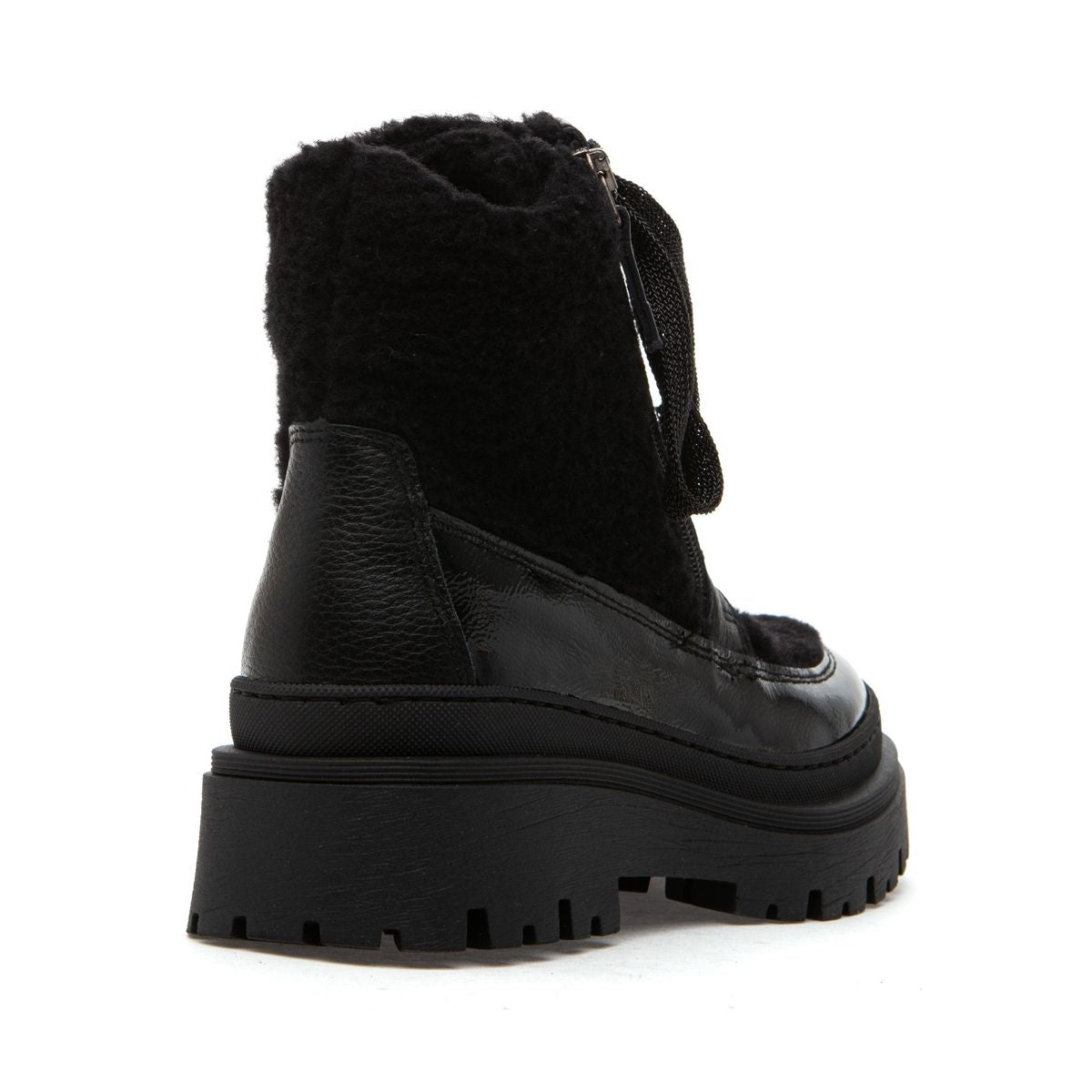 Ezra Boot – 275 Central