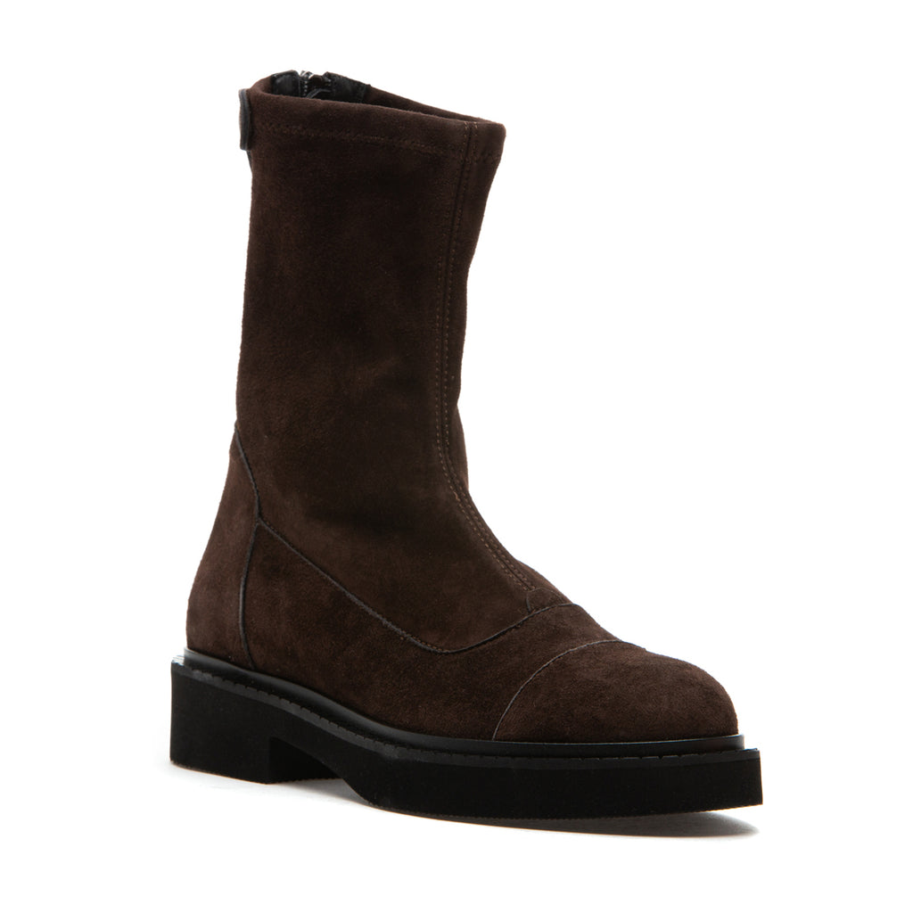 Ellen Boot – 275 Central